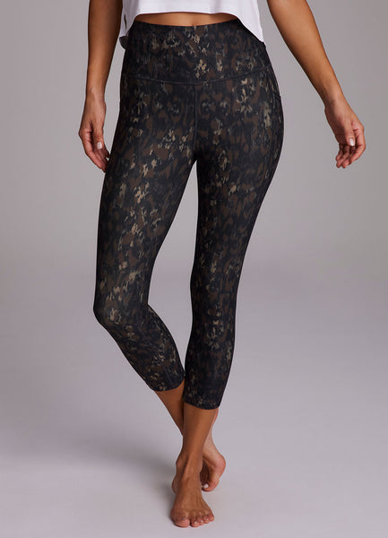 Leopard Tech Flex Capri – RBX Active